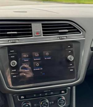 Grey Volkswagen Tiguan 2018 in Telschi, with an engine capacity of 2.00 L and mileage of 253 thousand km for 15290 €, photo 24 on AUTOMOTO.COM.LV
