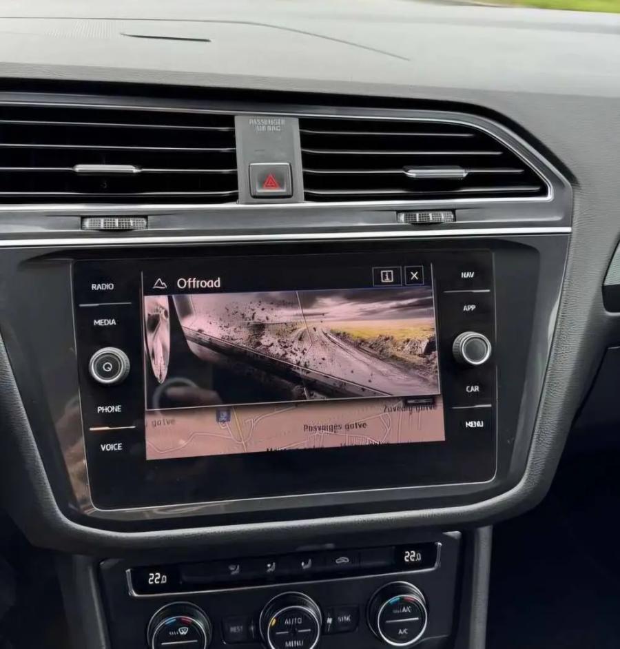 Grey Volkswagen Tiguan 2018 in Telschi, with an engine capacity of 2.00 L and mileage of 253 thousand km for 15290 €, photo 29 on AUTOMOTO.COM.LV