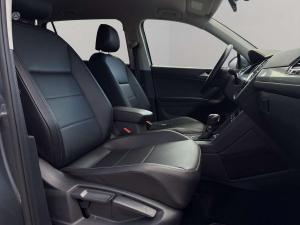 Grey Volkswagen Tiguan 2018 in Kaunas, with an engine capacity of 2.00 L and mileage of 295 thousand km for 14999 €, photo 9 on AUTOMOTO.COM.LV
