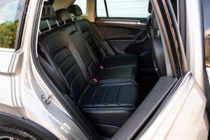 Grey Volkswagen Tiguan 2018 in Riga, with an engine capacity of 2.00 L and mileage of 147 thousand km for 20950 €, photo 8 on AUTOMOTO.COM.LV
