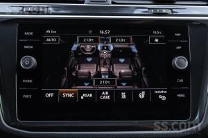 Grey Volkswagen Tiguan 2018 in Riga, with an engine capacity of 2.00 L and mileage of 147 thousand km for 20950 €, photo 14 on AUTOMOTO.COM.LV