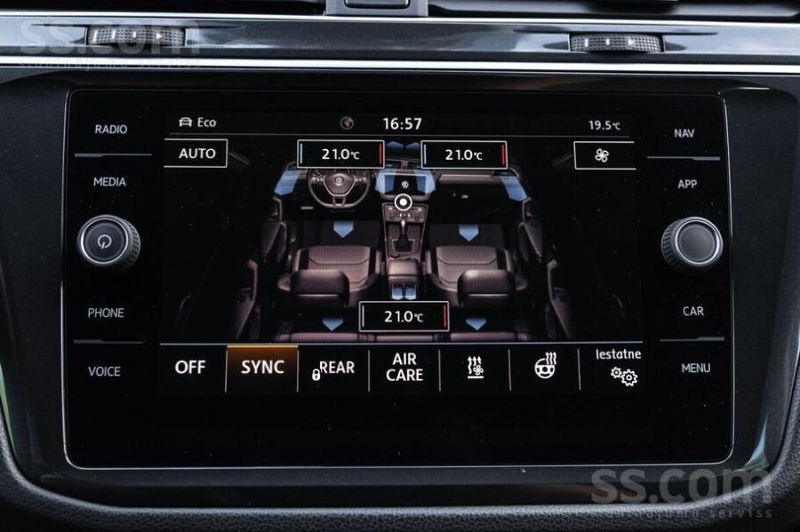 Grey Volkswagen Tiguan 2018 in Riga, with an engine capacity of 2.00 L and mileage of 147 thousand km for 20950 €, photo 14 on AUTOMOTO.COM.LV