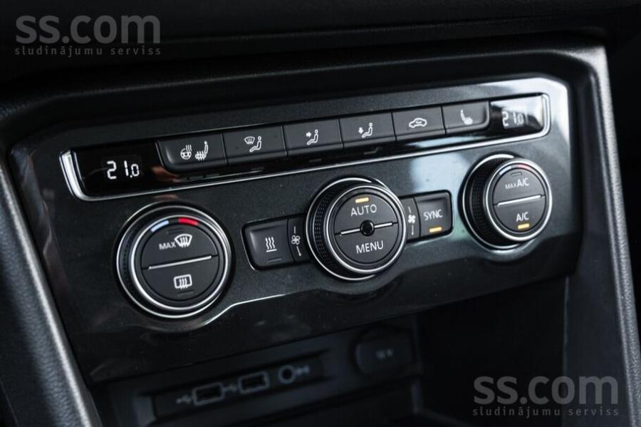 Grey Volkswagen Tiguan 2018 in Riga, with an engine capacity of 2.00 L and mileage of 147 thousand km for 20950 €, photo 16 on AUTOMOTO.COM.LV