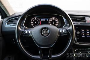 Grey Volkswagen Tiguan 2018 in Riga, with an engine capacity of 2.00 L and mileage of 147 thousand km for 20950 €, photo 26 on AUTOMOTO.COM.LV