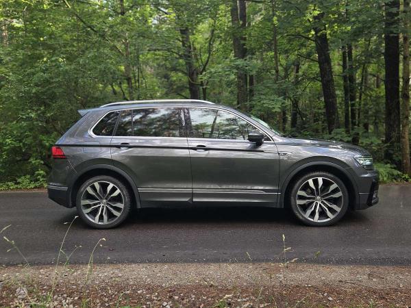 Volkswagen Tiguan 2018 Viļņa vietnē Pelēks Volkswagen Tiguan 2018 Viļņa, ar dzinēja tilpumu 1.97 L un nobraukumu 295 tūkst. km par 16200 €, foto 9 vietnē AUTOMOTO.COM.LV