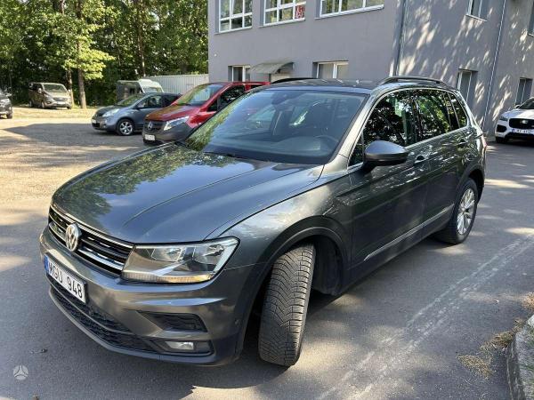 Grey Volkswagen Tiguan 2018 in Vilnius, with an engine capacity of 2.00 L and mileage of 278 thousand km for 12500 €, photo 5 on AUTOMOTO.COM.LV