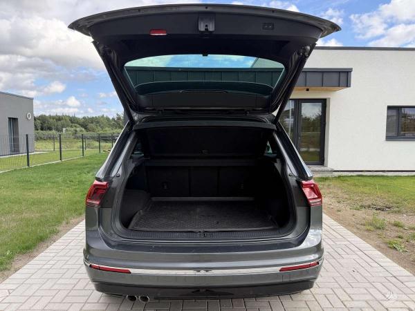 Pelēks Volkswagen Tiguan 2018 Kauņa, ar dzinēja tilpumu 1.97 L un nobraukumu 115 tūkst. km par 23999 €, foto 8 vietnē AUTOMOTO.COM.LV