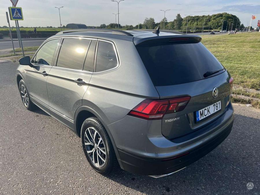 Pelēks Volkswagen Tiguan 2018 Kauņa, ar dzinēja tilpumu 1.98 L un nobraukumu 127 tūkst. km par 14800 €, foto 1 vietnē AUTOMOTO.COM.LV