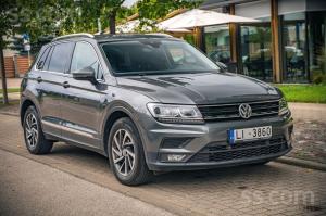 Grey Volkswagen Tiguan 2018 in Riga, with an engine capacity of 1.40 L and mileage of 176 thousand km for 14990 €, photo 4 on AUTOMOTO.COM.LV