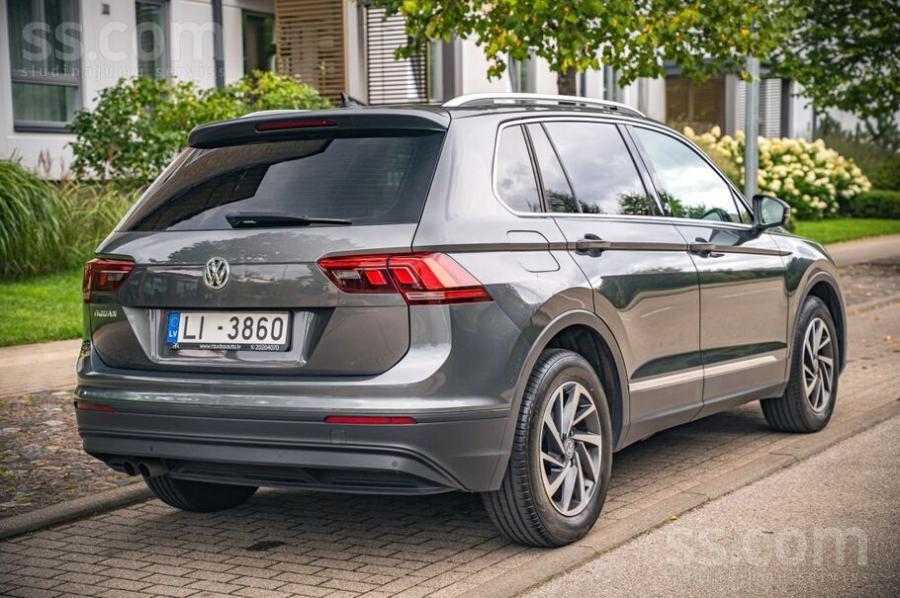 Grey Volkswagen Tiguan 2018 in Riga, with an engine capacity of 1.40 L and mileage of 176 thousand km for 14990 €, photo 5 on AUTOMOTO.COM.LV