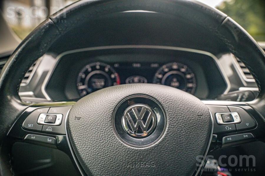 Grey Volkswagen Tiguan 2018 in Riga, with an engine capacity of 1.40 L and mileage of 176 thousand km for 14990 €, photo 13 on AUTOMOTO.COM.LV