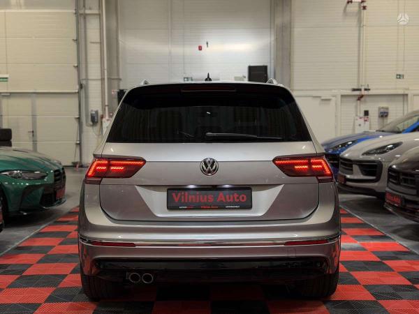 Volkswagen Tiguan 2018 Viļņa vietnē Pelēks Volkswagen Tiguan 2018 Viļņa, ar dzinēja tilpumu 1.97 L un nobraukumu 159 tūkst. km par 19290 €, foto 6 vietnē AUTOMOTO.COM.LV
