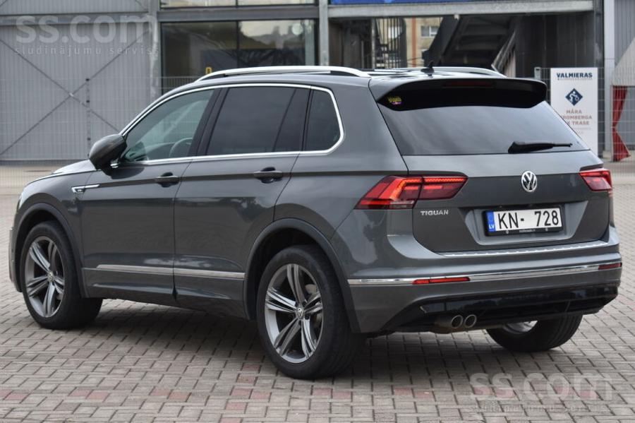 Grey Volkswagen Tiguan 2018 in Valmiera, with an engine capacity of 2.00 L and mileage of 232 thousand km for 18500 €, photo 5 on AUTOMOTO.COM.LV