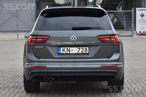 Grey Volkswagen Tiguan 2018 in Valmiera, with an engine capacity of 2.00 L and mileage of 232 thousand km for 18500 €, photo 6 on AUTOMOTO.COM.LV