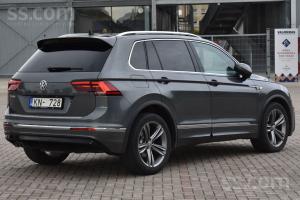 Grey Volkswagen Tiguan 2018 in Valmiera, with an engine capacity of 2.00 L and mileage of 232 thousand km for 18500 €, photo 7 on AUTOMOTO.COM.LV