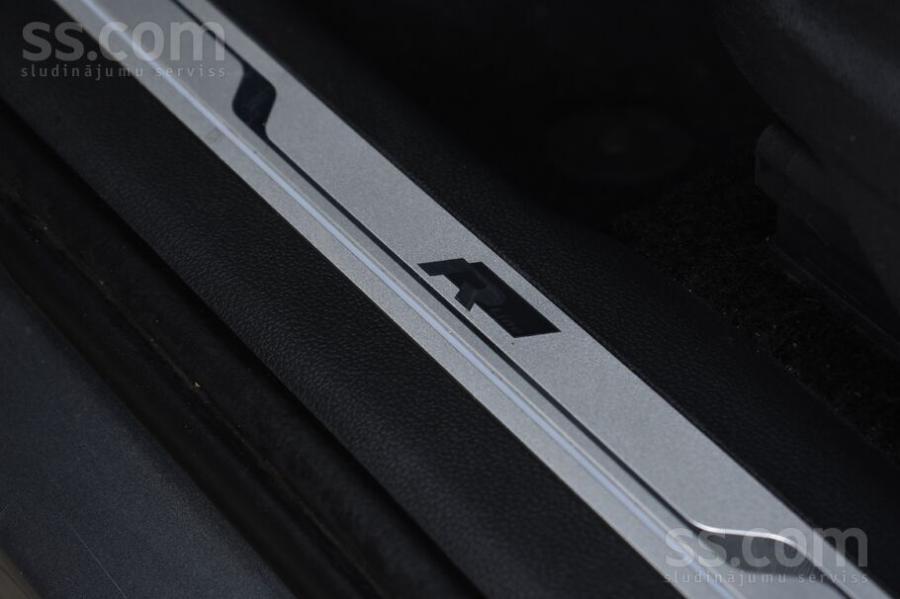 Grey Volkswagen Tiguan 2018 in Valmiera, with an engine capacity of 2.00 L and mileage of 232 thousand km for 18500 €, photo 11 on AUTOMOTO.COM.LV