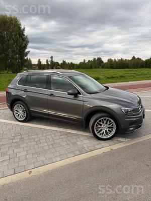 Grey Volkswagen Tiguan 2018 in Jelgava, with an engine capacity of 2.00 L and mileage of 170 thousand km for 18500 €, photo  on AUTOMOTO.COM.LV