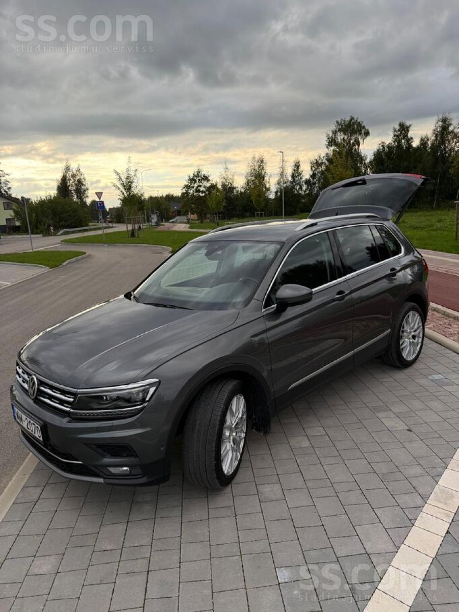 Grey Volkswagen Tiguan 2018 in Jelgava, with an engine capacity of 2.00 L and mileage of 170 thousand km for 18500 €, photo 4 on AUTOMOTO.COM.LV