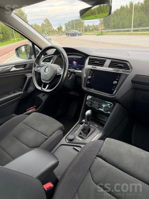Grey Volkswagen Tiguan 2018 in Jelgava, with an engine capacity of 2.00 L and mileage of 170 thousand km for 18500 €, photo 8 on AUTOMOTO.COM.LV