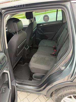 Grey Volkswagen Tiguan 2018 in Jelgava, with an engine capacity of 2.00 L and mileage of 170 thousand km for 18500 €, photo 9 on AUTOMOTO.COM.LV