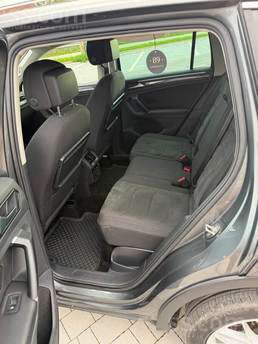 Grey Volkswagen Tiguan 2018 in Jelgava, with an engine capacity of 2.00 L and mileage of 170 thousand km for 18500 €, photo 9 on AUTOMOTO.COM.LV