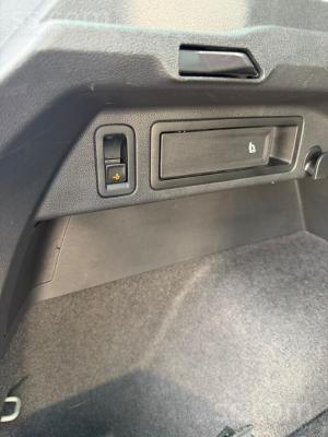 Grey Volkswagen Tiguan 2018 in Jelgava, with an engine capacity of 2.00 L and mileage of 170 thousand km for 18500 €, photo 11 on AUTOMOTO.COM.LV