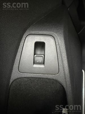 Grey Volkswagen Tiguan 2018 in Jelgava, with an engine capacity of 2.00 L and mileage of 170 thousand km for 18500 €, photo 13 on AUTOMOTO.COM.LV