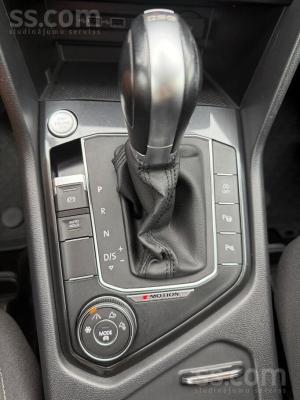 Grey Volkswagen Tiguan 2018 in Jelgava, with an engine capacity of 2.00 L and mileage of 170 thousand km for 18500 €, photo 14 on AUTOMOTO.COM.LV
