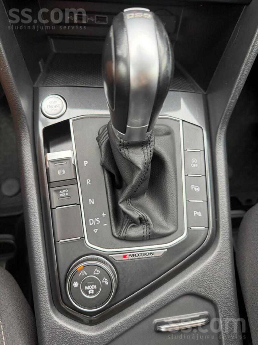 Grey Volkswagen Tiguan 2018 in Jelgava, with an engine capacity of 2.00 L and mileage of 170 thousand km for 18500 €, photo 14 on AUTOMOTO.COM.LV