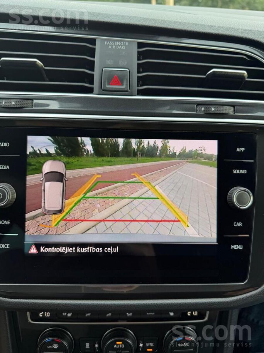 Grey Volkswagen Tiguan 2018 in Jelgava, with an engine capacity of 2.00 L and mileage of 170 thousand km for 18500 €, photo 17 on AUTOMOTO.COM.LV
