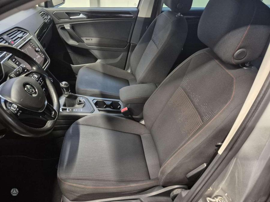 Pelēks Volkswagen Tiguan 2018 Raseiniai, ar dzinēja tilpumu 1.97 L un nobraukumu 213 tūkst. km par 12700 €, foto 21 vietnē AUTOMOTO.COM.LV