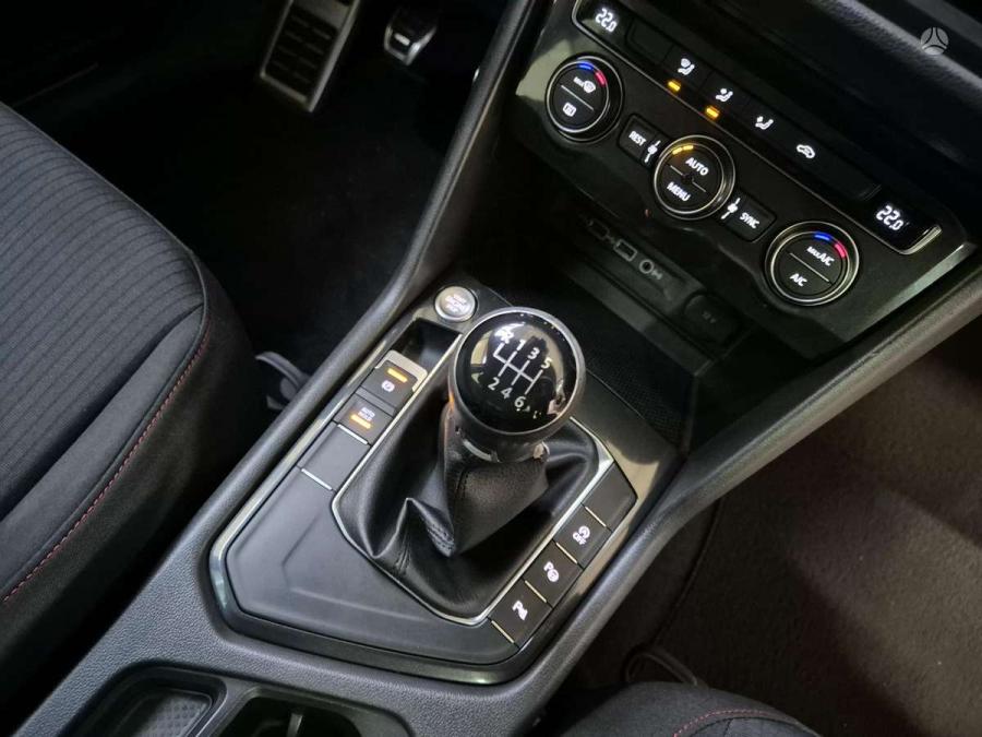 Pelēks Volkswagen Tiguan 2018 Raseiniai, ar dzinēja tilpumu 1.97 L un nobraukumu 213 tūkst. km par 12700 €, foto 26 vietnē AUTOMOTO.COM.LV