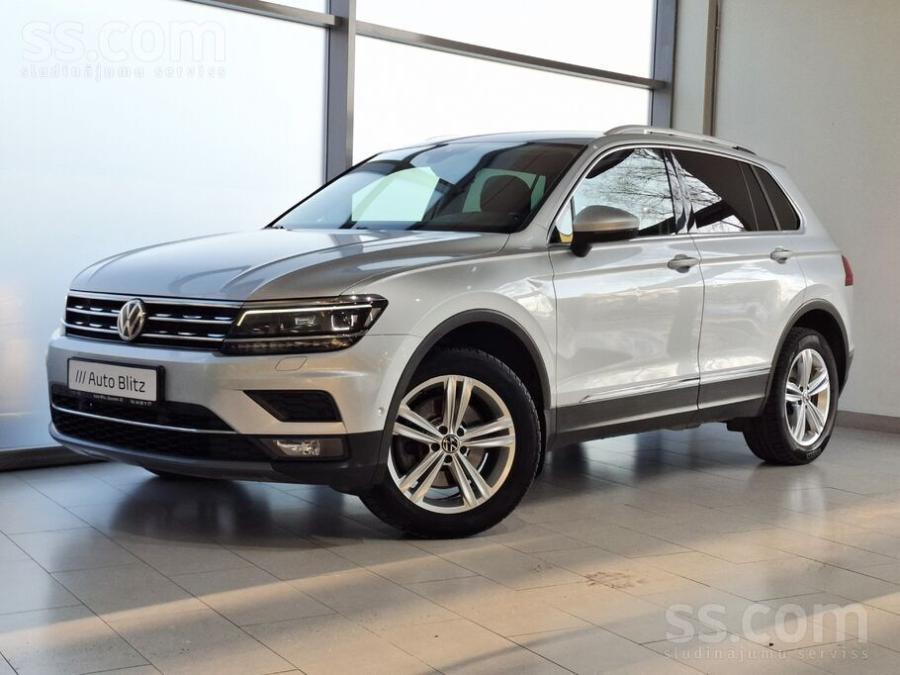 Grey Volkswagen Tiguan 2019 in Riga, with an engine capacity of 2.00 L and mileage of 163 thousand km for 20900 €, photo 1 on AUTOMOTO.COM.LV