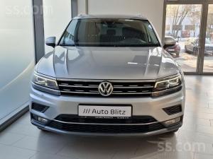 Grey Volkswagen Tiguan 2019 in Riga, with an engine capacity of 2.00 L and mileage of 163 thousand km for 20900 €, photo 4 on AUTOMOTO.COM.LV