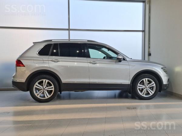 Grey Volkswagen Tiguan 2019 in Riga, with an engine capacity of 2.00 L and mileage of 163 thousand km for 20900 €, photo 5 on AUTOMOTO.COM.LV