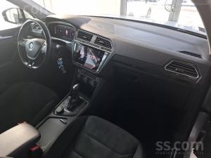 Grey Volkswagen Tiguan 2019 in Riga, with an engine capacity of 2.00 L and mileage of 163 thousand km for 20900 €, photo 8 on AUTOMOTO.COM.LV