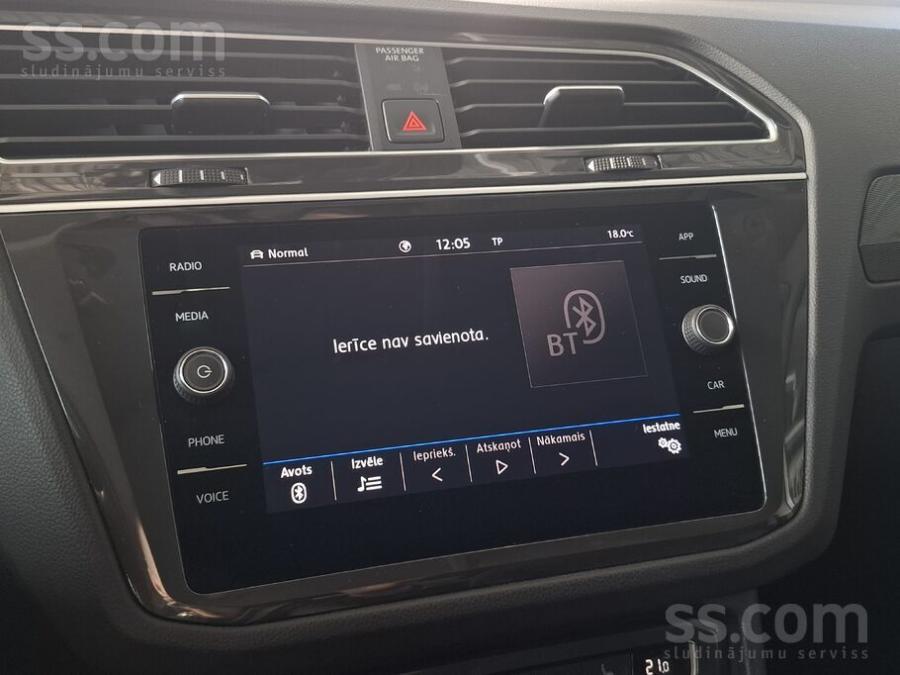 Grey Volkswagen Tiguan 2019 in Riga, with an engine capacity of 2.00 L and mileage of 163 thousand km for 20900 €, photo 13 on AUTOMOTO.COM.LV