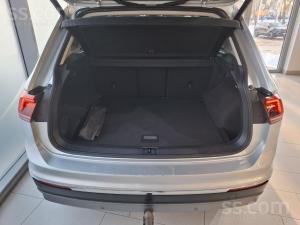 Grey Volkswagen Tiguan 2019 in Riga, with an engine capacity of 2.00 L and mileage of 163 thousand km for 20900 €, photo 18 on AUTOMOTO.COM.LV