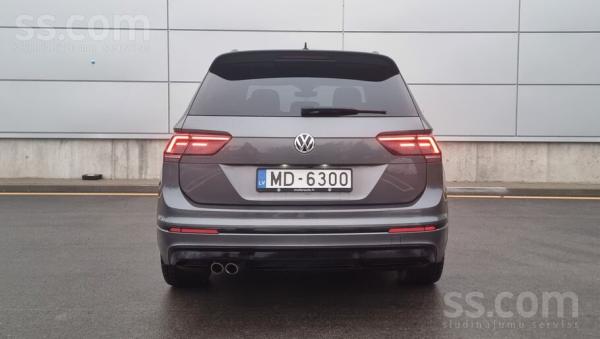 Grey Volkswagen Tiguan 2019 in Riga, with an engine capacity of 2.00 L and mileage of 67 thousand km for 27500 €, photo 5 on AUTOMOTO.COM.LV