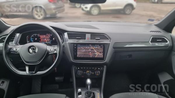 Grey Volkswagen Tiguan 2019 in Riga, with an engine capacity of 2.00 L and mileage of 67 thousand km for 27500 €, photo 9 on AUTOMOTO.COM.LV