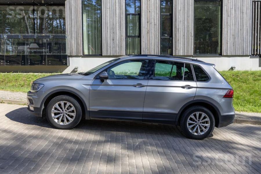 Grey Volkswagen Tiguan 2019 in Riga, with an engine capacity of 2.00 L and mileage of 209 thousand km for 23500 €, photo 2 on AUTOMOTO.COM.LV