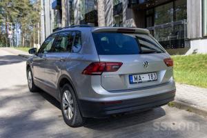 Grey Volkswagen Tiguan 2019 in Riga, with an engine capacity of 2.00 L and mileage of 209 thousand km for 23500 €, photo 3 on AUTOMOTO.COM.LV