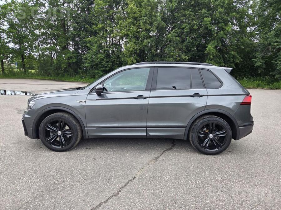 Grey Volkswagen Tiguan 2019 in Riga, with an engine capacity of 2.00 L and mileage of 63 thousand km for 27500 €, photo 3 on AUTOMOTO.COM.LV