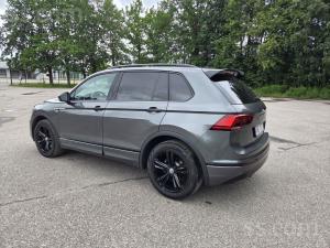 Grey Volkswagen Tiguan 2019 in Riga, with an engine capacity of 2.00 L and mileage of 63 thousand km for 27500 €, photo 4 on AUTOMOTO.COM.LV