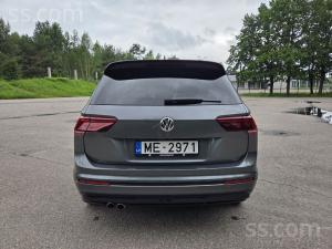 Grey Volkswagen Tiguan 2019 in Riga, with an engine capacity of 2.00 L and mileage of 63 thousand km for 27500 €, photo 5 on AUTOMOTO.COM.LV