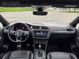 Grey Volkswagen Tiguan 2019 in Riga, with an engine capacity of 2.00 L and mileage of 63 thousand km for 27500 €, photo 16 on AUTOMOTO.COM.LV