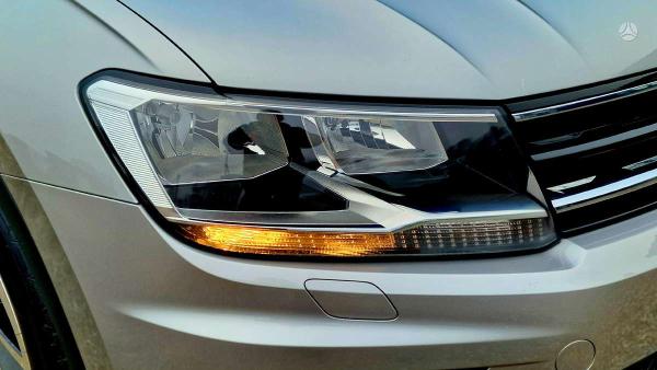Grey Volkswagen Tiguan 2019 in Kretinga, with an engine capacity of 2.00 L and mileage of 241 thousand km for 16499 €, photo 11 on AUTOMOTO.COM.LV