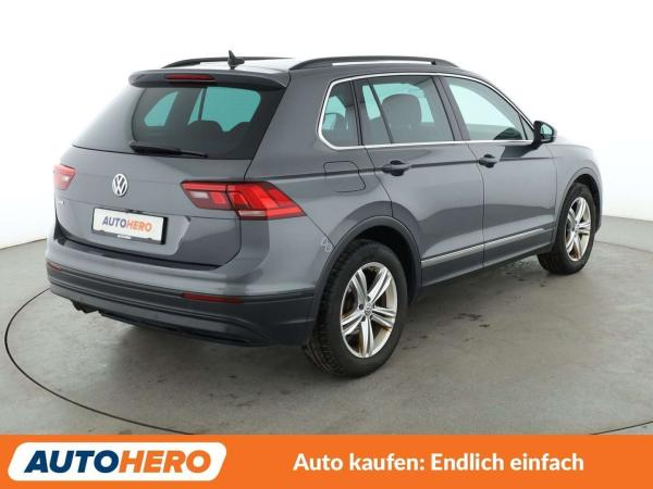 Pelēks Volkswagen Tiguan 2019 Kauņa, ar dzinēja tilpumu 2.00 L un nobraukumu 79 tūkst. km par 29342 €, foto 6 vietnē AUTOMOTO.COM.LV