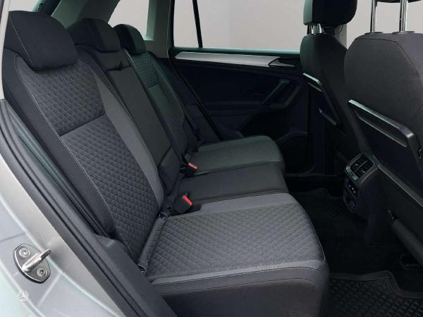 Grey Volkswagen Tiguan 2019 in Vilnius, with an engine capacity of 2.00 L and mileage of 57 thousand km for 21999 €, photo 8 on AUTOMOTO.COM.LV
