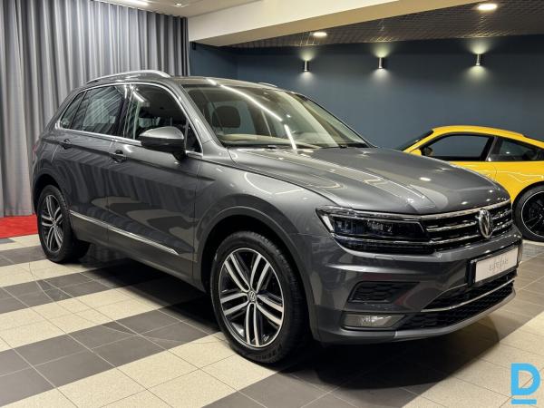 Grey Volkswagen Tiguan 2019 in Marupe, with an engine capacity of 2.00 L and mileage of 178 thousand km for 19990 €, photo 4 on AUTOMOTO.COM.LV